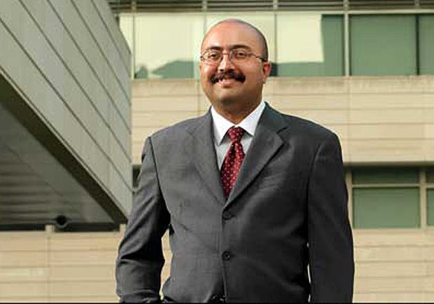 Sunil Kumar born re-appointed dean of University of Chicago | World ...