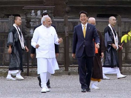 Lotus at Toji temple amuses Narendra Modi, details Abe about its ...