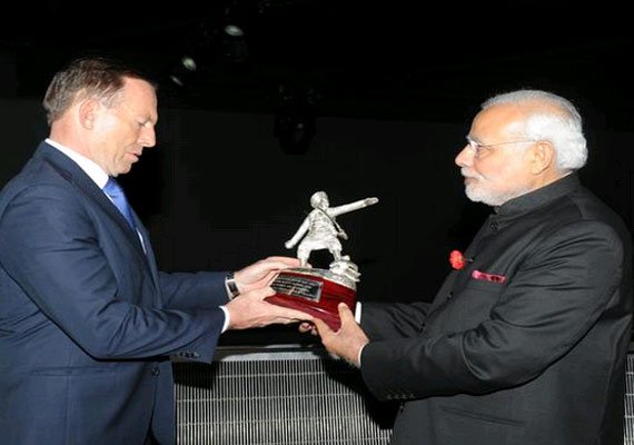 Modi presents Man Singh Trophy to Abbott at Aus War Memorial | World ...