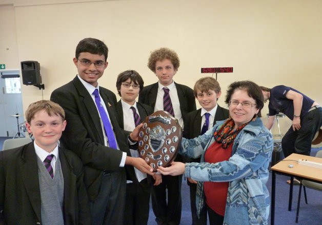 Indian-origin schoolboy in UK wins major physics prize|India TV News ...