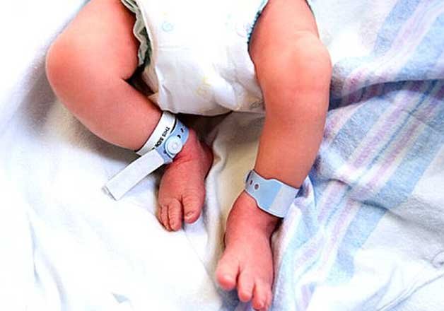 Declared dead, newborn comes back to life just before cremation | World ...