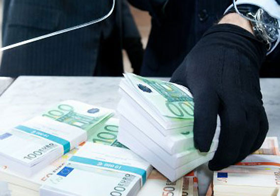 Russian teenager attempts 'bank robbery' for suicide | World News ...