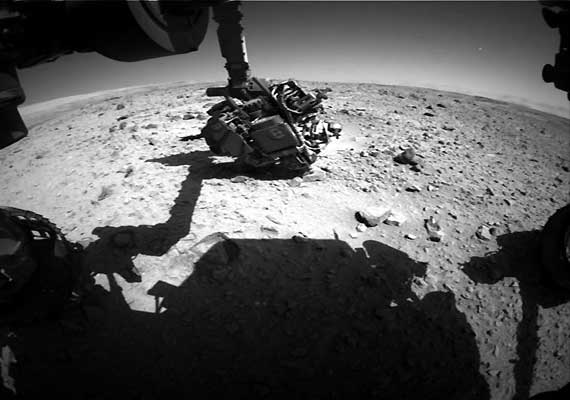 Unmanned NASA Rover photographs UFO on Mars | World News – India TV