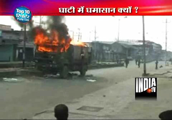 Angry Mob Sets Army Truck On Fire In Kashmir | India News – India TV