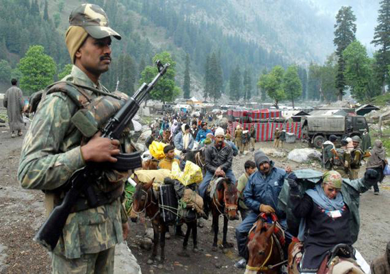 2,250 BSF men guard Amarnath Yatra route | India - India TV News