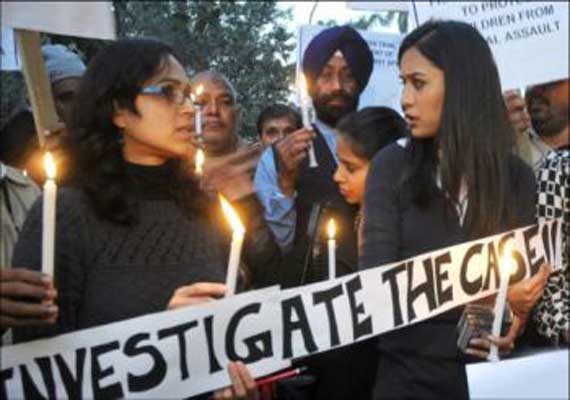 Candle light protest in UK against Delhi gangrape | India News – India TV