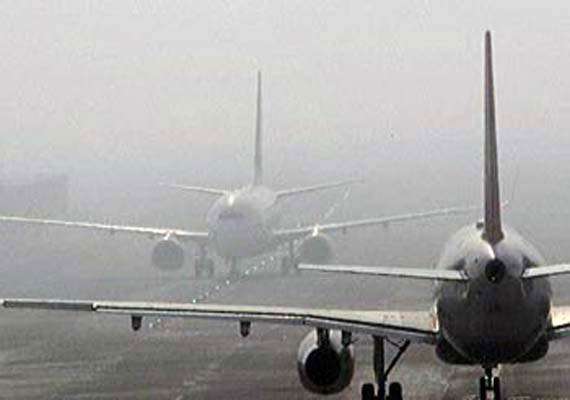 Fog engulfs IGI airport; over 100 flight affected | India News – India TV