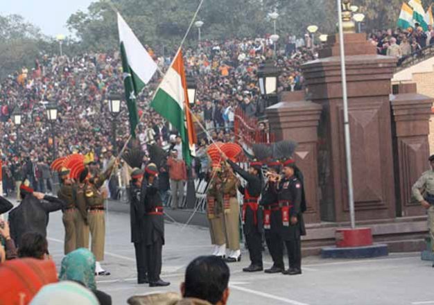 After border tension, India and Pakistan in visa row | India - India TV ...