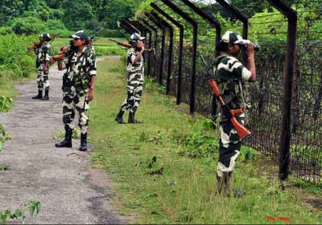 Uneasy calm returns to Jammu border | India News – India TV