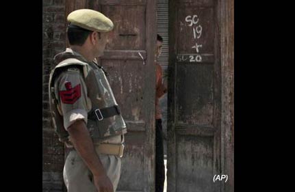 Curfew Lifted In The Valley, NC-Cong MLAs Rally Behind Omar | India ...