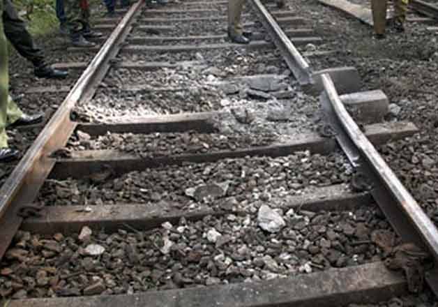 Maoists threatens to blow up railway tracks in Bihar, seek Rs 1 crore ... Maoists threatens to blow up railway tracks in Bihar, seek Rs 1 crore ...