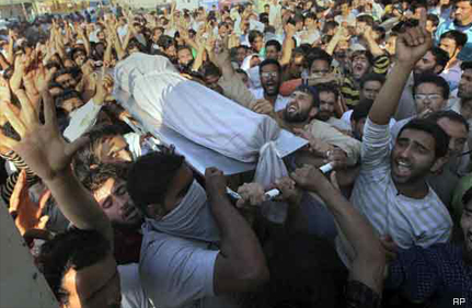 7 Killed, 250 Injured In Kashmir As Protesters Target Govt Buildings ...