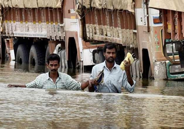 Heavy rain continues to batter Puducherry | India - India TV News