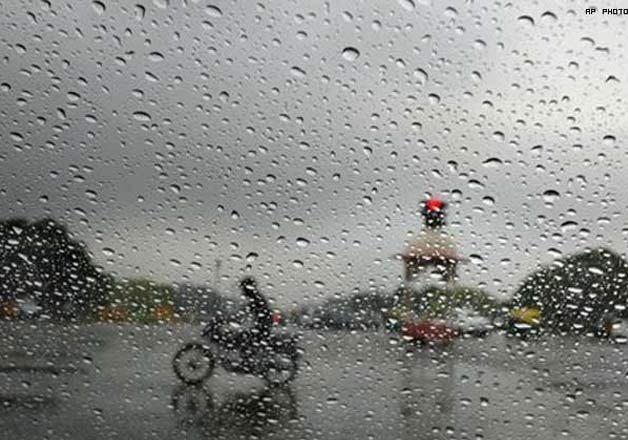 Rain brings respite from scorching heat in Delhi | India TV News | India News – India TV