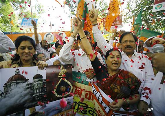 Kasab hanging: cheers, curses on Twitter, Facebook | India News – India TV