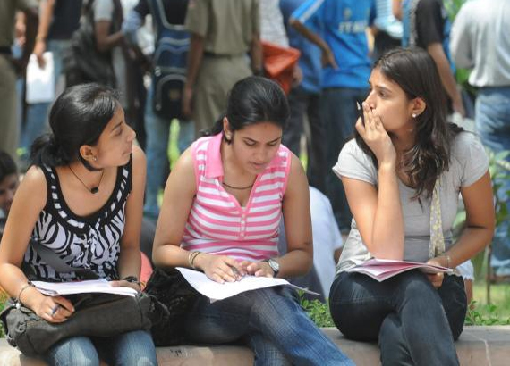 Last day rush at DU, 1000 seats for the handicapped unclaimed | India ...