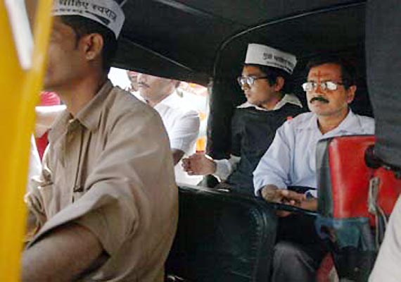 Mumbai auto driver, who drove Arvind Kejriwal, fined by police | India ...