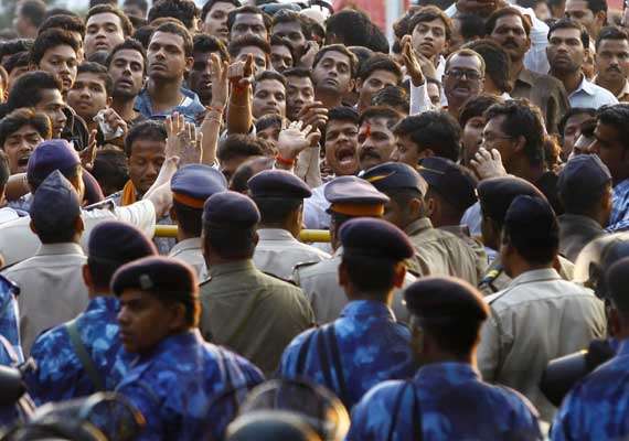 Mumbai Police appeals to citizens to curtail movements today | India ...