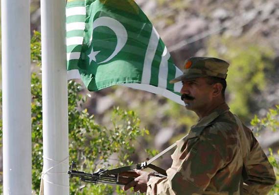 Pakistan resumes firing at Indian posts in Poonch sector, stops cross ...