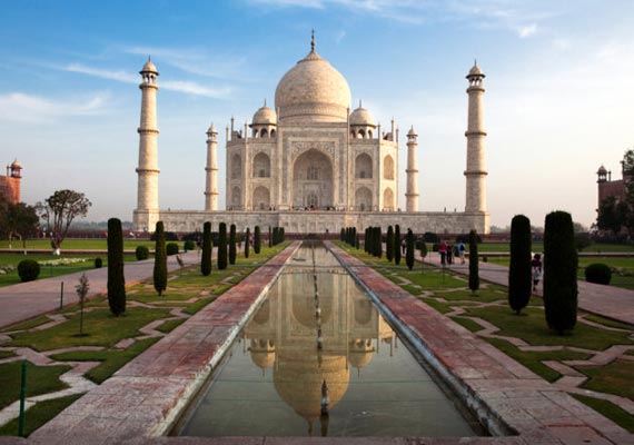 Protest at Taj Mahal over high court demand | India - India TV News