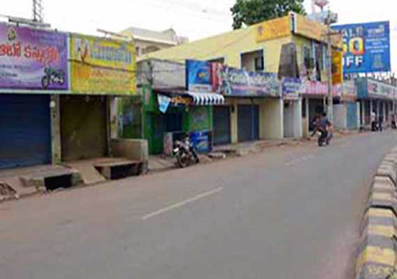Telangana row: Life in Seemandhra region comes to a halt | India News ...