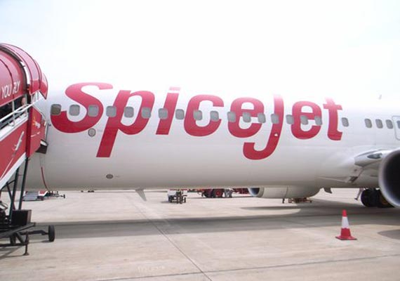 SpiceJet plane's wing hits electric pole at Delhi airport | India News ...