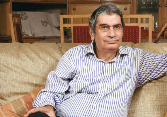 Vinod Mehta Says, Coterie Playing With Anna's Life | India News – India TV