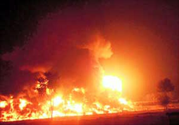 80 shops gutted in dargah fire in Bahraich | India News – India TV