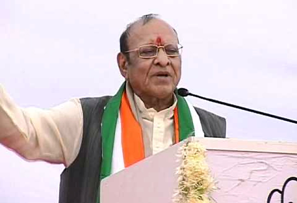 Guj Cong announces home ownership to every housewife | National News ...