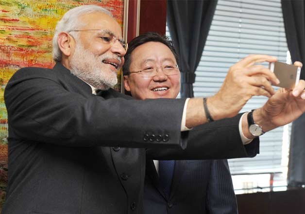 PM Narendra Modi selfie mania | India TV news | National News – India TV