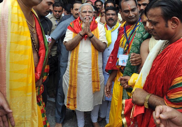 PM Modi offers prayers at Jagannath Temple in Puri | National News ...