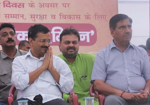 Arvind Kejriwal launches Shramik Vikas Mission | India TV News ...