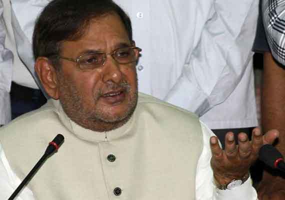 Sharad Yadav meets Congress leaders, assured of support in Bihar ...