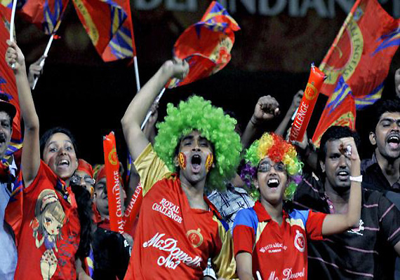 IPL 6: Holiday, RCB form bring frenzied fans back to stadium | Cricket ...