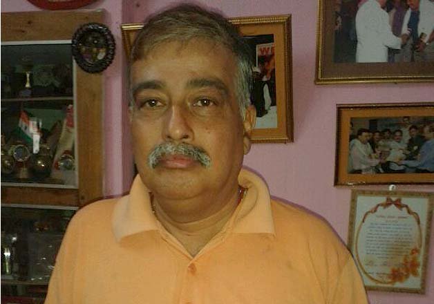 Dhoni's ex-coach Chanchal Bhattacharya gets Rs one lakh for treatment ...