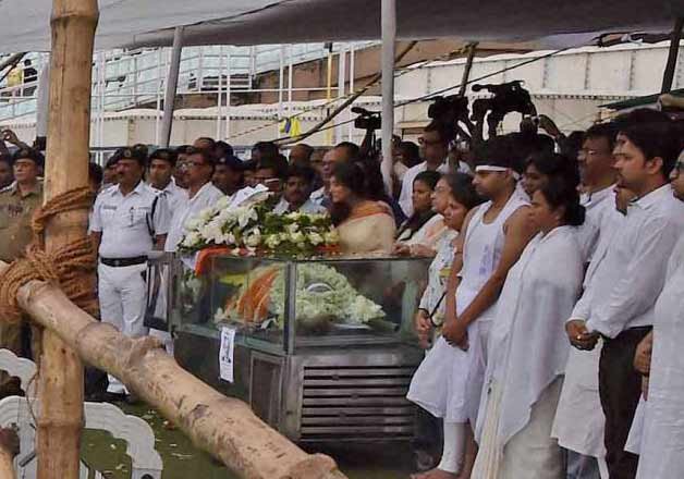 Jagmohan Dalmiya laid to rest with state honours | Cricket News – India TV