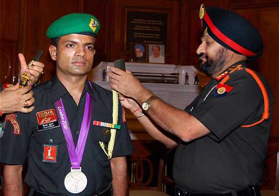 Silver medalist Vijay Kumar promoted as Subedar Major | Other News ...