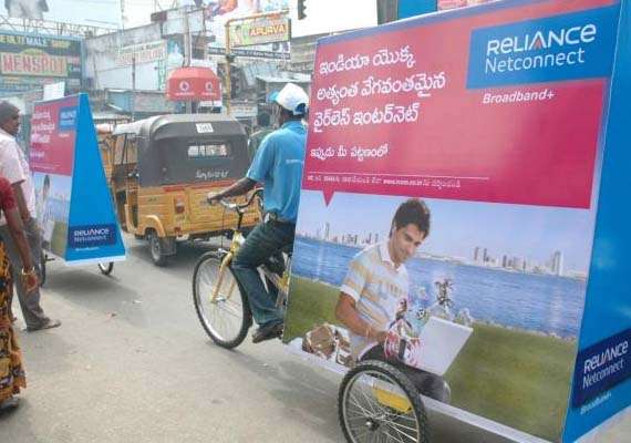 RCom offers 3G data plans at 2G prices | India News – India TV