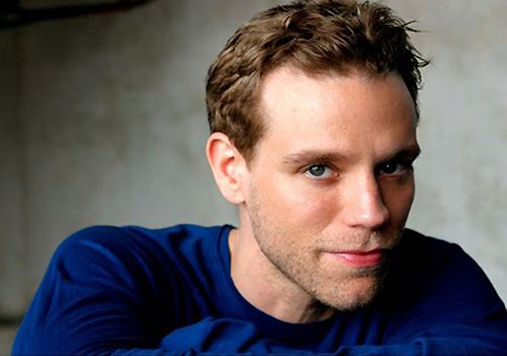 Broadway Actor Talks About 'Memphis' And 'Rent' | Hollywood News – India TV