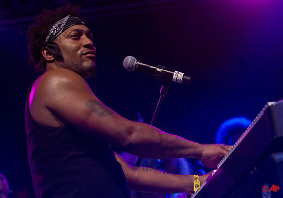 D'Angelo makes 1st US appearance in 12 years | Hollywood News – India TV