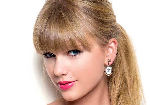 Taylor Swift alone, perfectly happy | Hollywood News – India TV