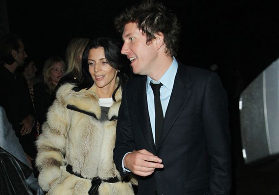 Sanders' wife spotted with mystery man | Hollywood News – India TV