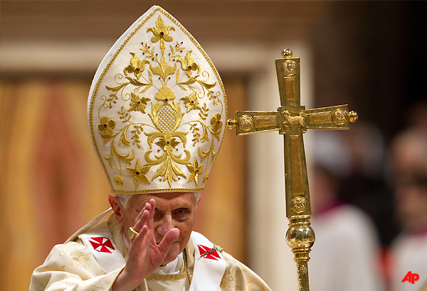 Pope Conducts Midnight Mass In St Peter's Basilica | World News – India TV