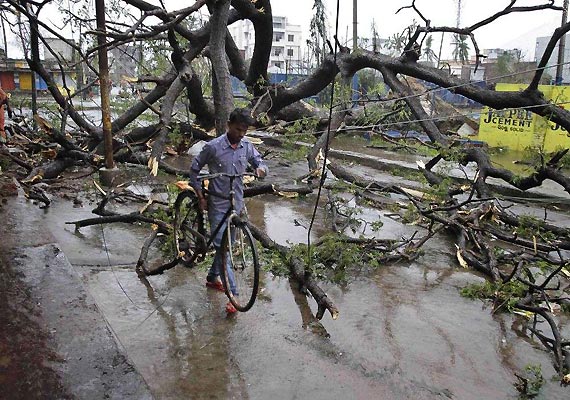 Cyclone Phailin: Odisha CM NaveenPatnaik happy over minimizing loss of ...