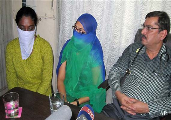 Facebook comment arrests: Inquiry report indicts policemen, seeks ...