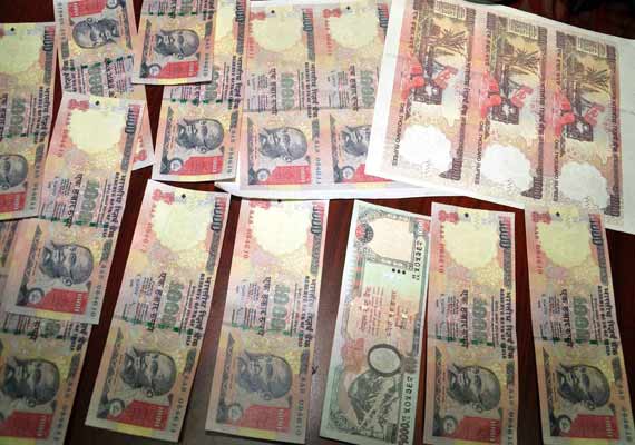 Fake currency gang leader linked to attack on cops surrenders | India ...