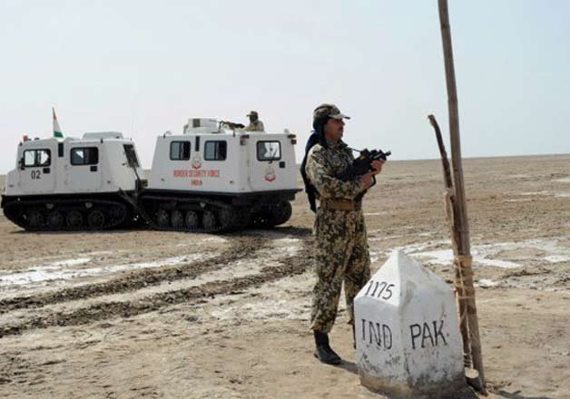 Pakistani national held at Kutch border by BSF |IndiaTV News | India ...