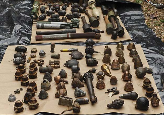 200 crude bombs and hand grenades recovered from Burdwan | IndiaTV News ...