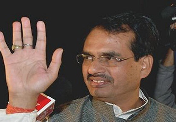 MP CM Sits On Fast, Calls It Off After PM's Assurance | India News ...