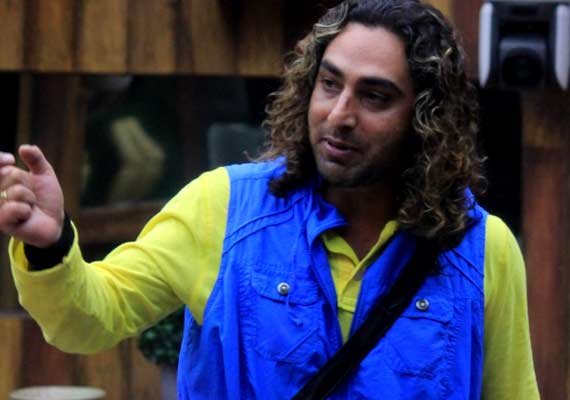 Praneet Bhatt finally bids goodbye to Bigg Boss 8 | World News – India TV